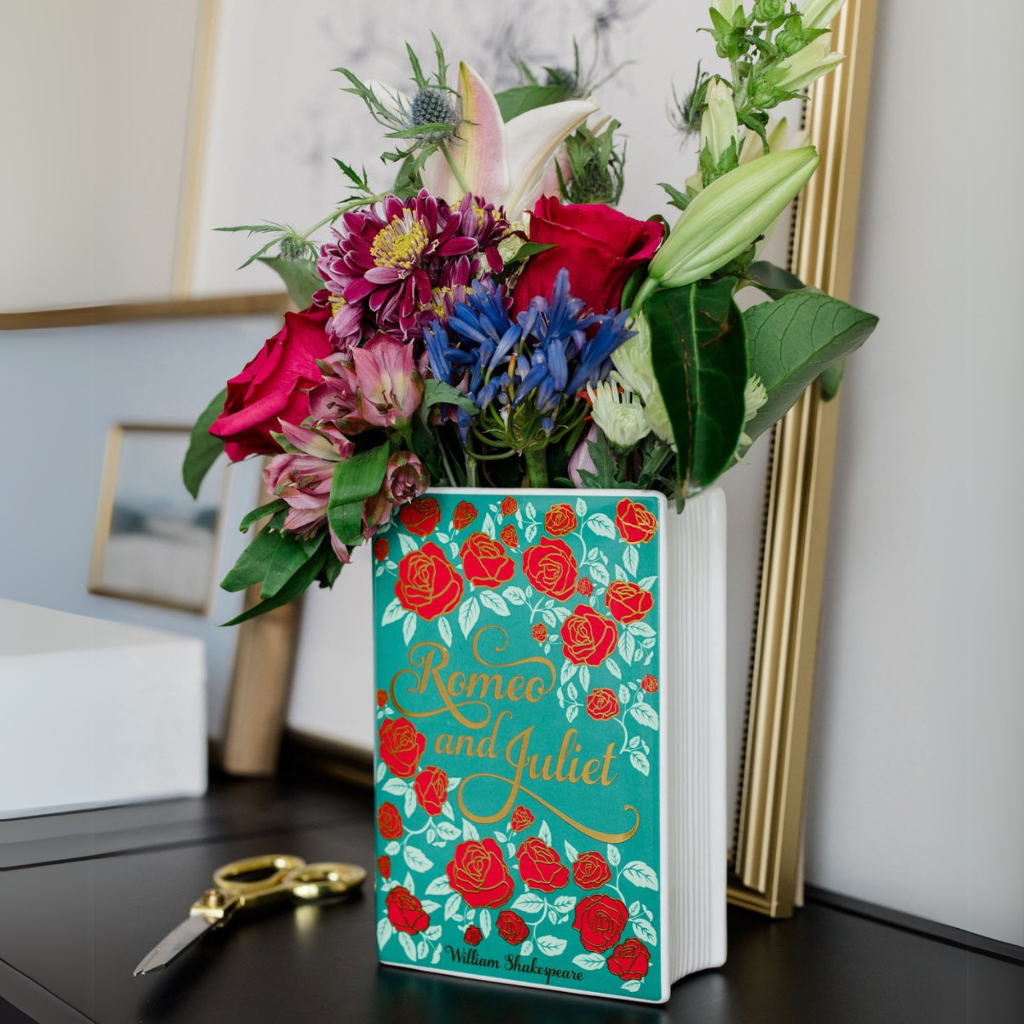 Large Book Vase, Romeo and Juliet – Garvin Lane